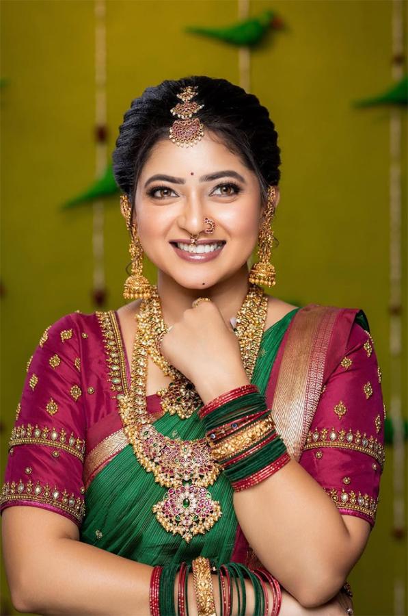 ఒకప్పడు తెలుగు ఇండస్ట్రీ బ్యాన్ చేసిన ఈ బుల్లితెర నటి గురించి తెలుసా..? (ఫొటోలు) | serial ...